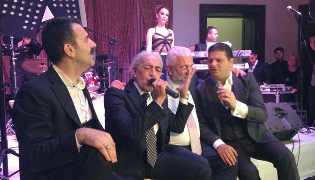 Edip Akbayram kızını evlendirdi - Sözcü