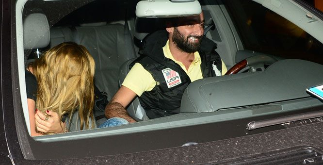 Altan güldü kız utandı - Sözcü