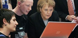 Merkel'den yeni ve bağımsız 'internet' - Sözcü