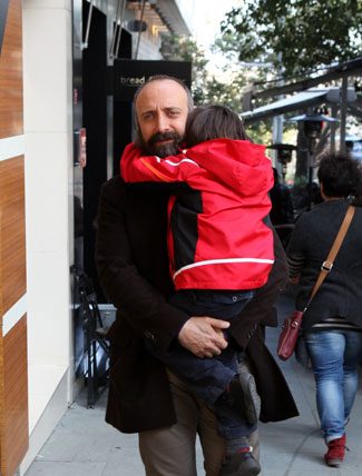 Ergenç'ten sakal azarı - Sözcü
