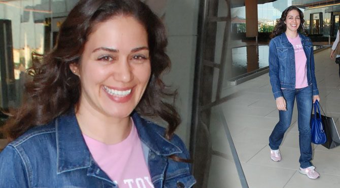 Özge Borak arkadaşlarıyla - Sözcü