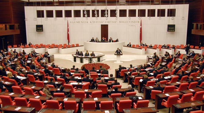 4 eski bakan da Yüce Divan'a gönderilmedi - Sözcü