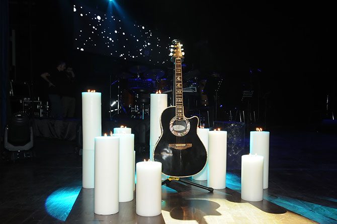 Kayahan'ı anmaya kızı Beste Haravon katılmadı - Sözcü