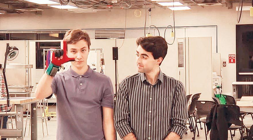 Ses veren eldivenler - Sözcü