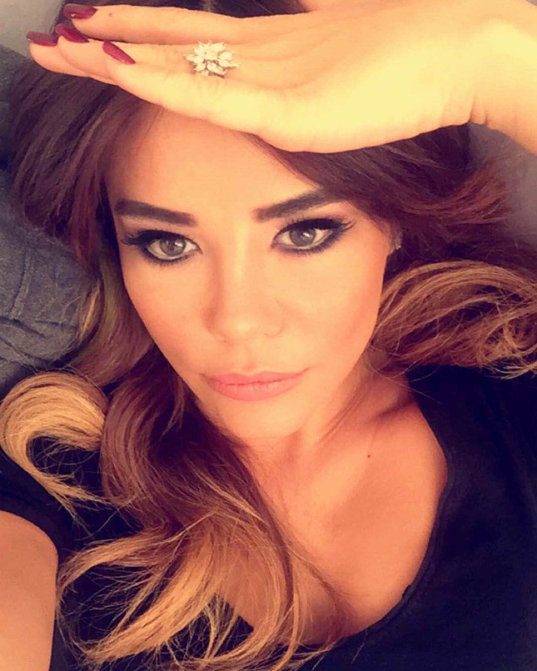 Esra Balamir 85 bin liralık yüzüğünü değerlendirdi - Sözcü