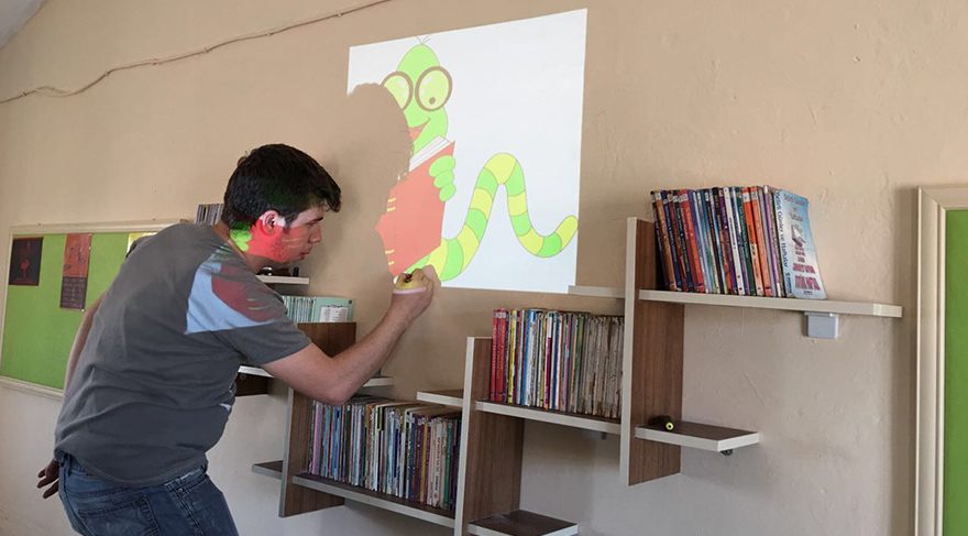 15 gönüllü Bozova'da okulları şenlendiriyor - Sözcü