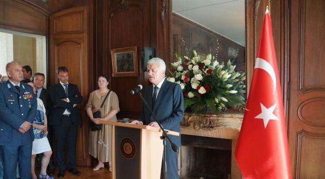 Paris'te 30 Ağustos resepsiyonu - Sözcü