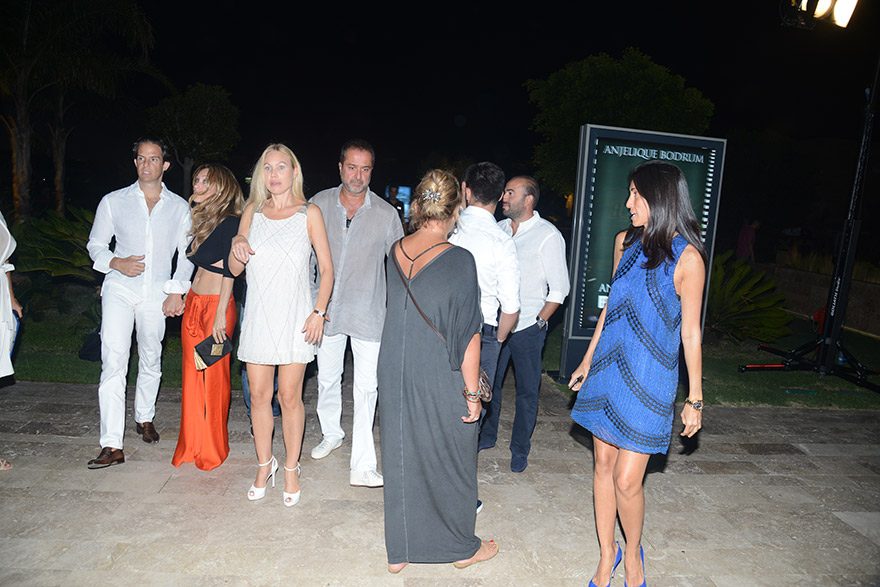 Serdar Bilgili: Sevgilim değil arkadaşım - Sözcü