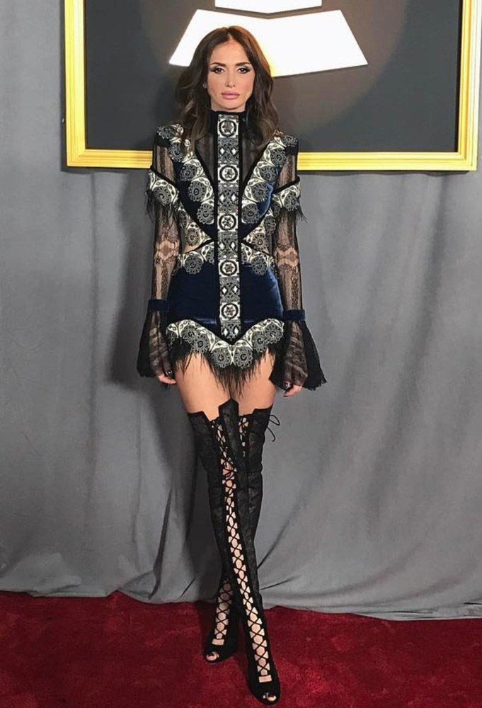 Raisa Vanessa tasarımı, Emina Sandal, Vanessa Hudgens ve Ceylan Çapa ...