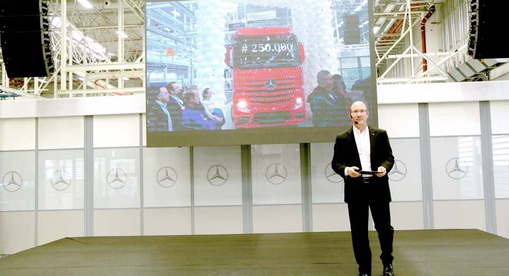 Aksaray'daki fabrikada 250 bininci Mercedes-Benz kamyon üretildi! - Sözcü