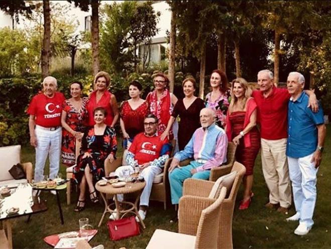 Can Kıraç, 30 Ağustos'u dostlarıyla kutladı - Sözcü