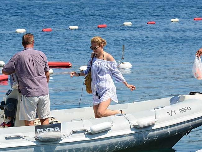 Zeynep Çiller, market alışverişi yaptı - Sözcü