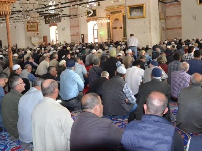 Cuma namazı nasıl kılınır? Abdest nasıl alınır? Cuma namazında okunacak ...