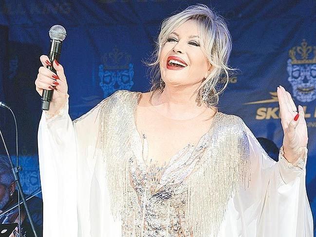 Emel Sayın kimdir? Emel Sayın kaç yaşında?