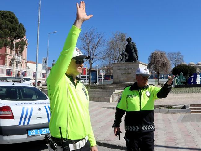 Trafik polisleri yeni üniformaları giydi - Sözcü