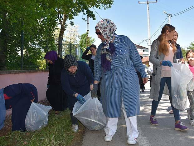 Kadın muhtar bütün mahalleye örnek oldu!