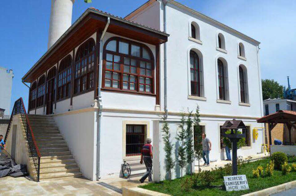 9 milyon harcanan camiyi ilk yağmurda su bastı - Sözcü