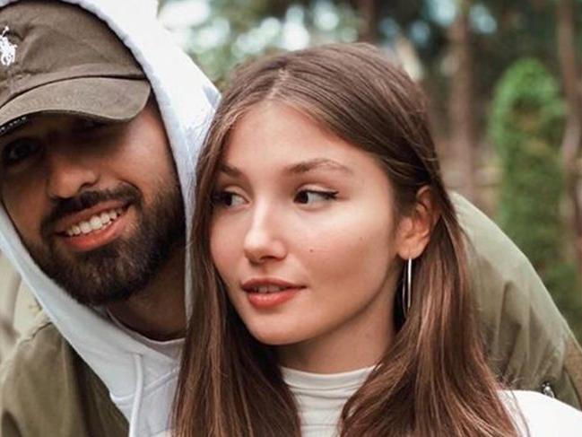 Genç oyuncu İlayda Akdoğan İran'da mahsur kaldı