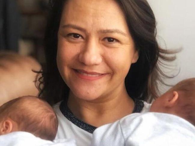 Ezgi Sertel ikizlerine 40 uçurdu! - Sözcü