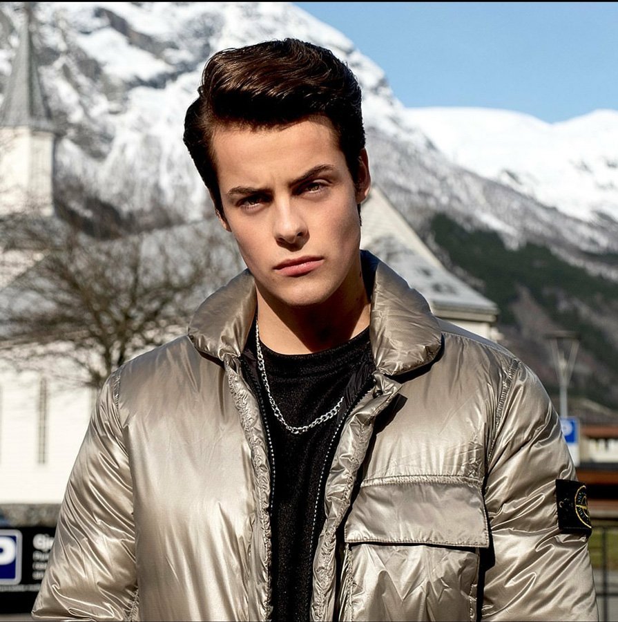 Ragnarok dizisinin başrol oyuncusu Herman Tommeraas Erik Dalı dinledi ...