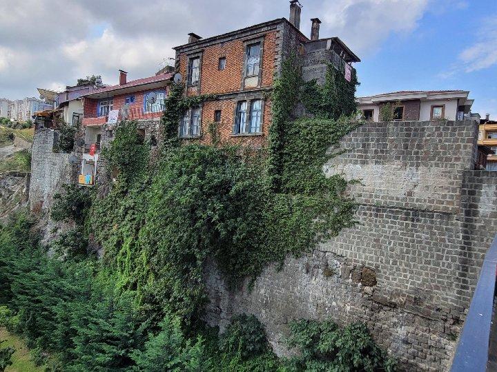 Trabzon'da tapulu 'kale kondu' kirliliği