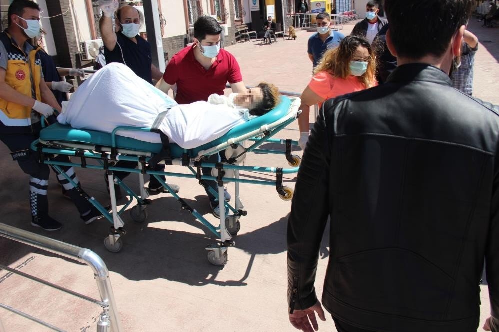 Kocası tarafından 15 yerinden bıçaklanan eş şikayetinden vazgeçti - Sözcü