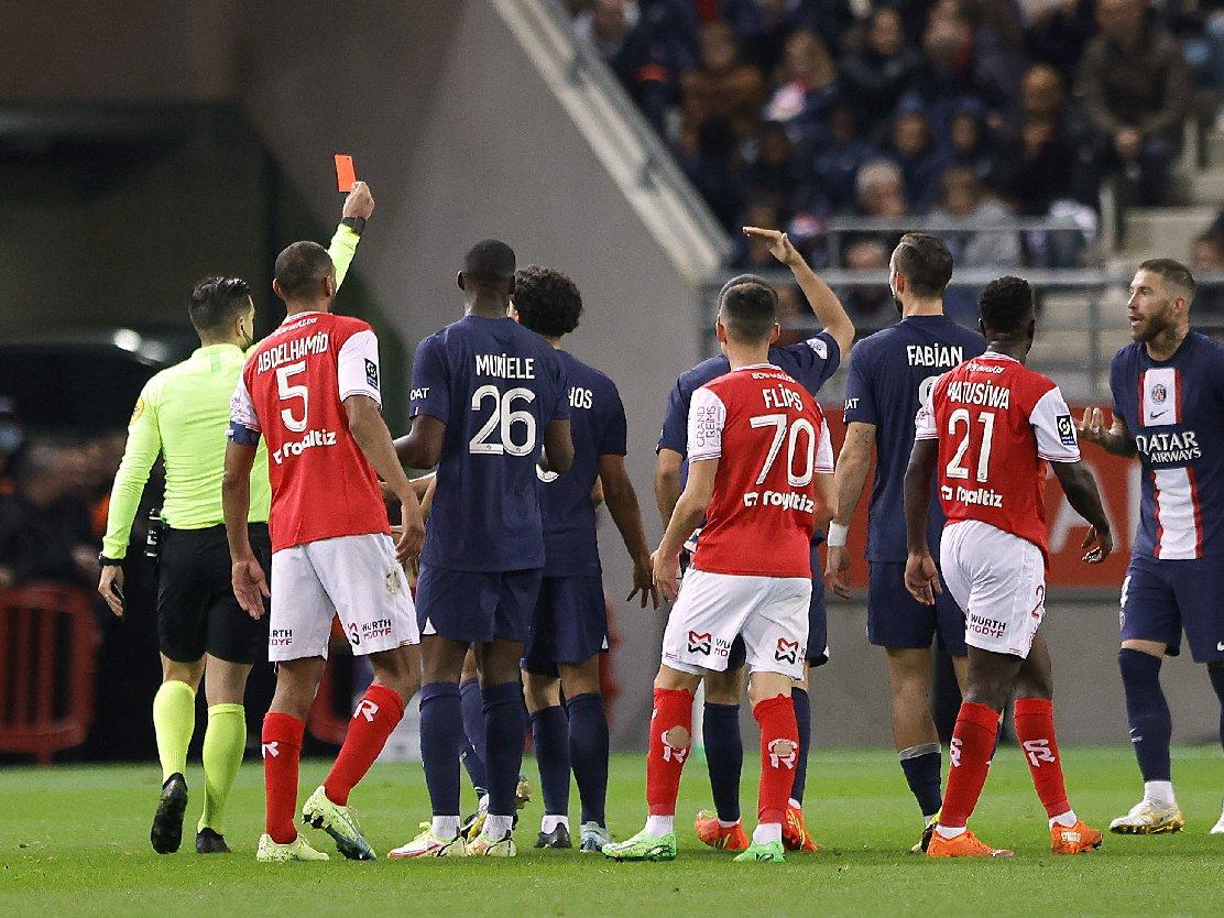 PSG 10 kişiyle bir puanı kurtardı - Sözcü