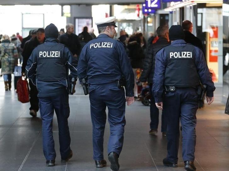 Almanya’da polis bir kişiyi şok tabancasıyla öldürdü - Sözcü