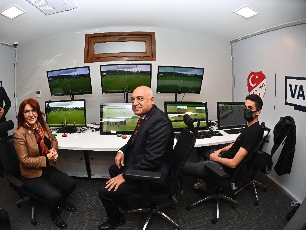 TFF'de VAR sistemi tanıtıldı - Sözcü