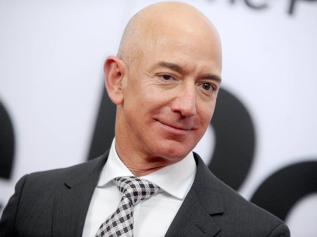 Irkçılık, taciz, uzun çalışma saatleri... Eski çalışanı, Jeff Bezos'a ...
