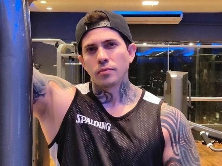 Aynı anda sekiz kişiyle evlenen adam dört eşiyle yollarını ayırdı - Sözcü