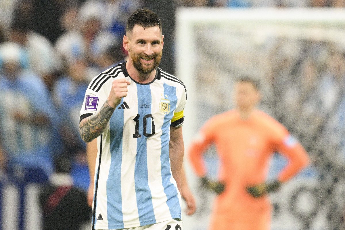 Lionel Messi hem kupaya yürüyor hem de rekorlar kırıyor!