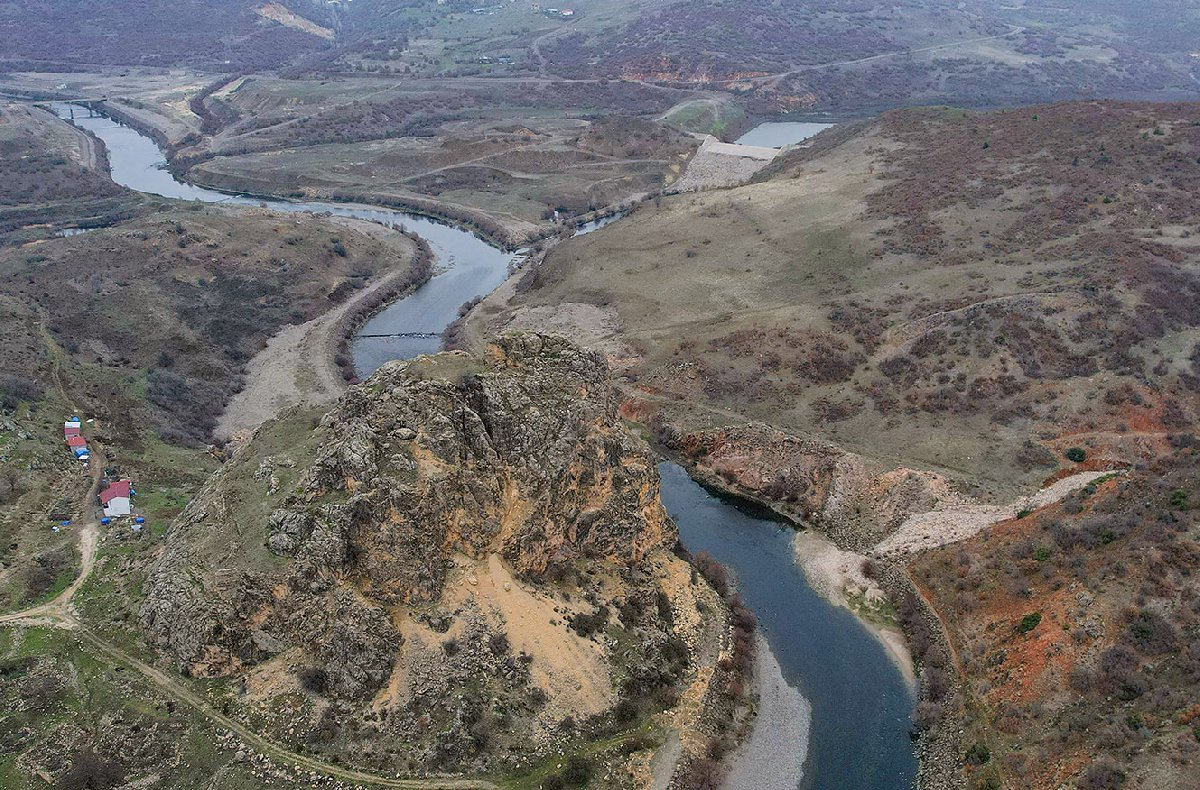 Tarihi kale Urartular'ın izlerini taşıyor - Sözcü