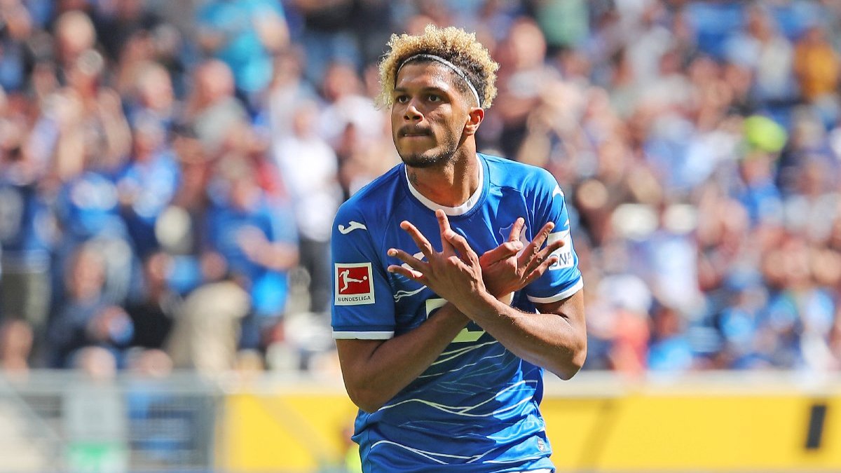 Leeds United, Georginio Rutter için kulüp rekoru kırdı - Sözcü