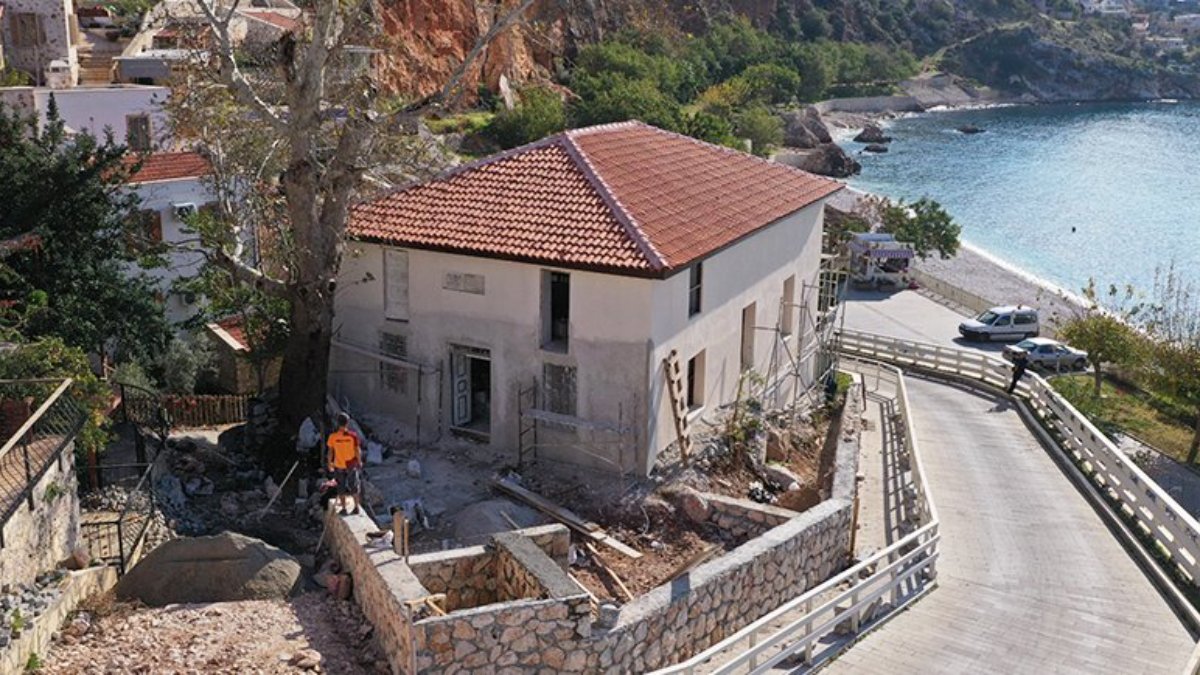 Bulunan kitabe tarihi caminin yaşını ortaya çıkardı - Sözcü