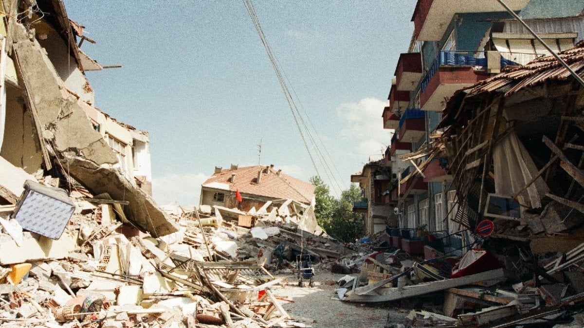 1999 depreminde neler oldu, kaç kişi öldü? - Sözcü 1999 depreminde neler oldu, kaç kişi öldü? - Sözcü