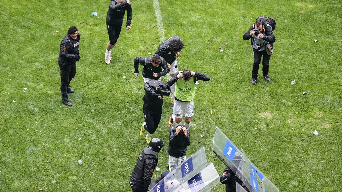 CHP'li Kenan Nuhut'tan, Bursaspor-Amedspor maçında yaşananlarla ilgili ...