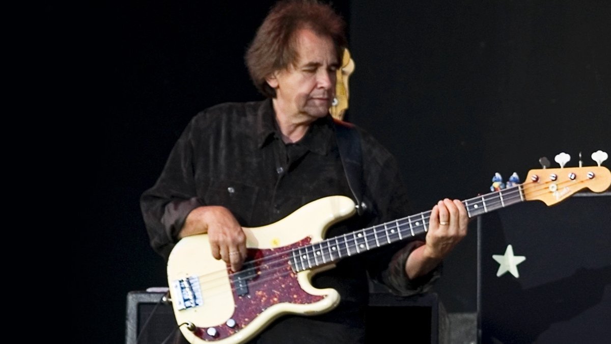 Rolling Stones ve Billy Idol'ın bas gitaristi John Regan yaşamını ...