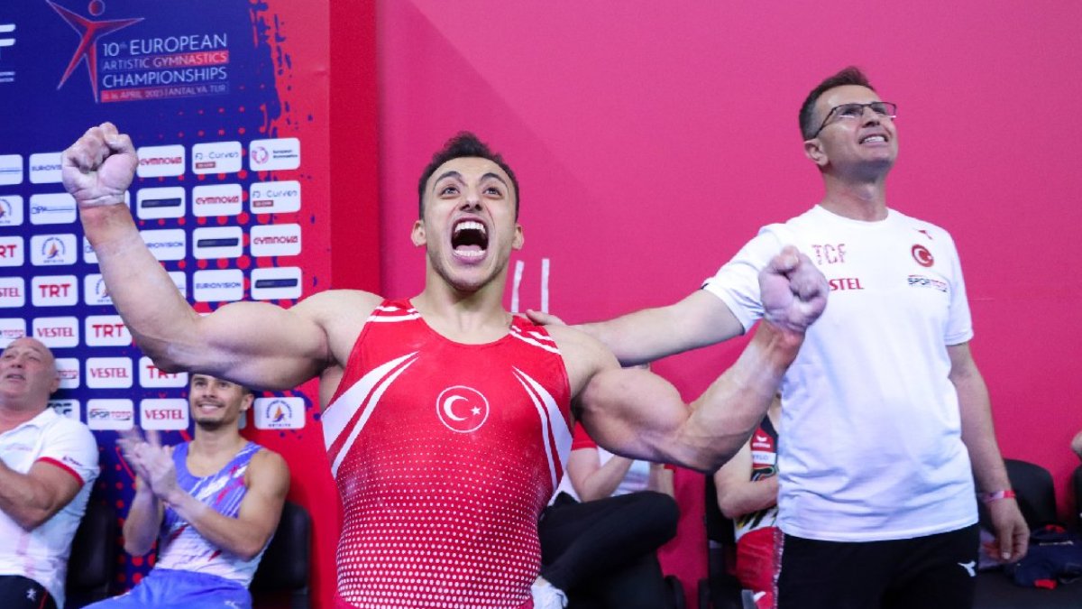 Adem Asil'den tarihi altın - Sözcü