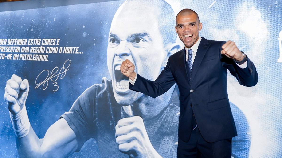 Pepe, 40 yaşında sözleşme yeniledi - Sözcü