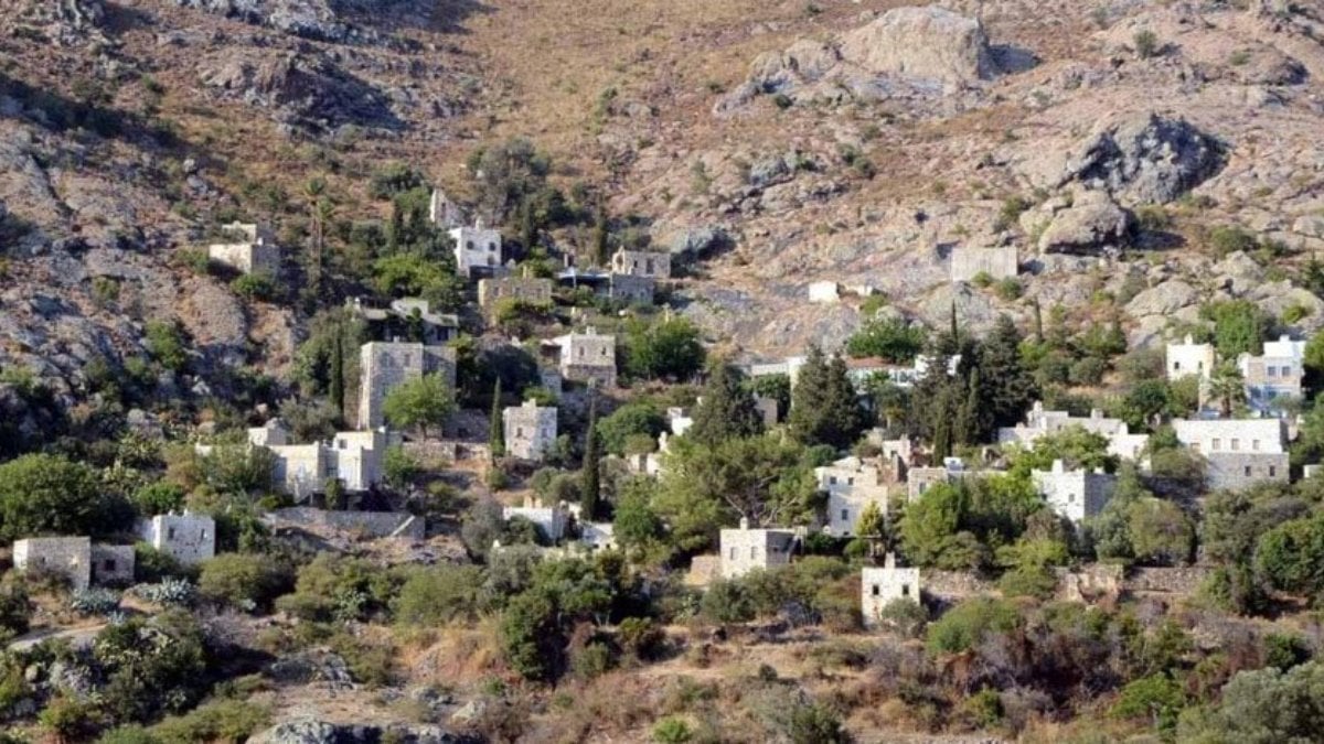 800 yıllık tarihi Karakaya köyü dronla görüntülendi - Sözcü