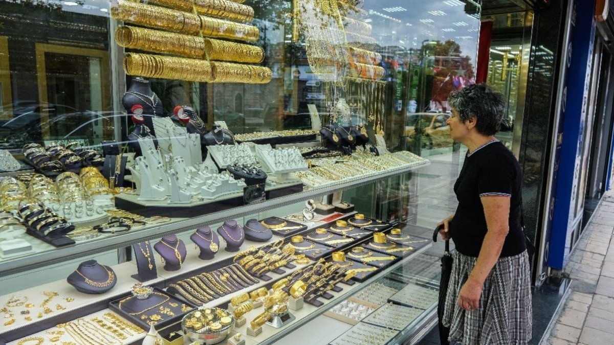 Altın fiyatları sert düştü - Sözcü
