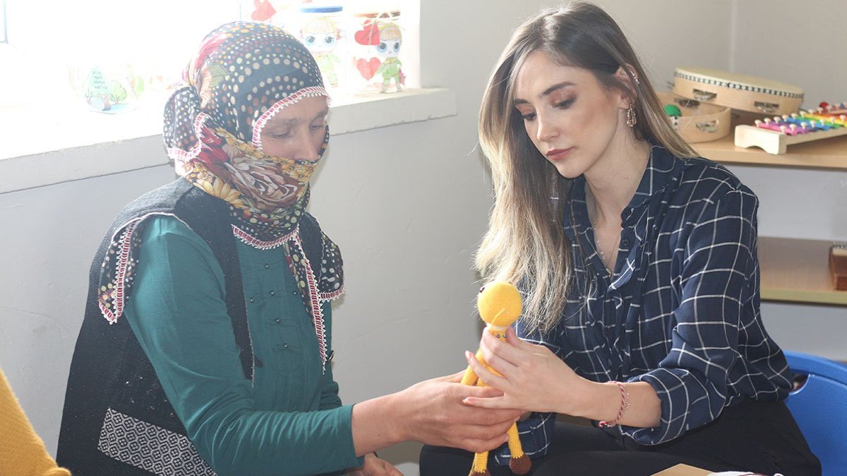 Merve öğretmenin kurduğu atölye kadınların kazanç kapısı oldu - Sözcü