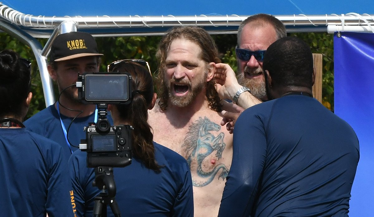 Denizaltında 100 günden sonra yüzeye çıktı - Sözcü