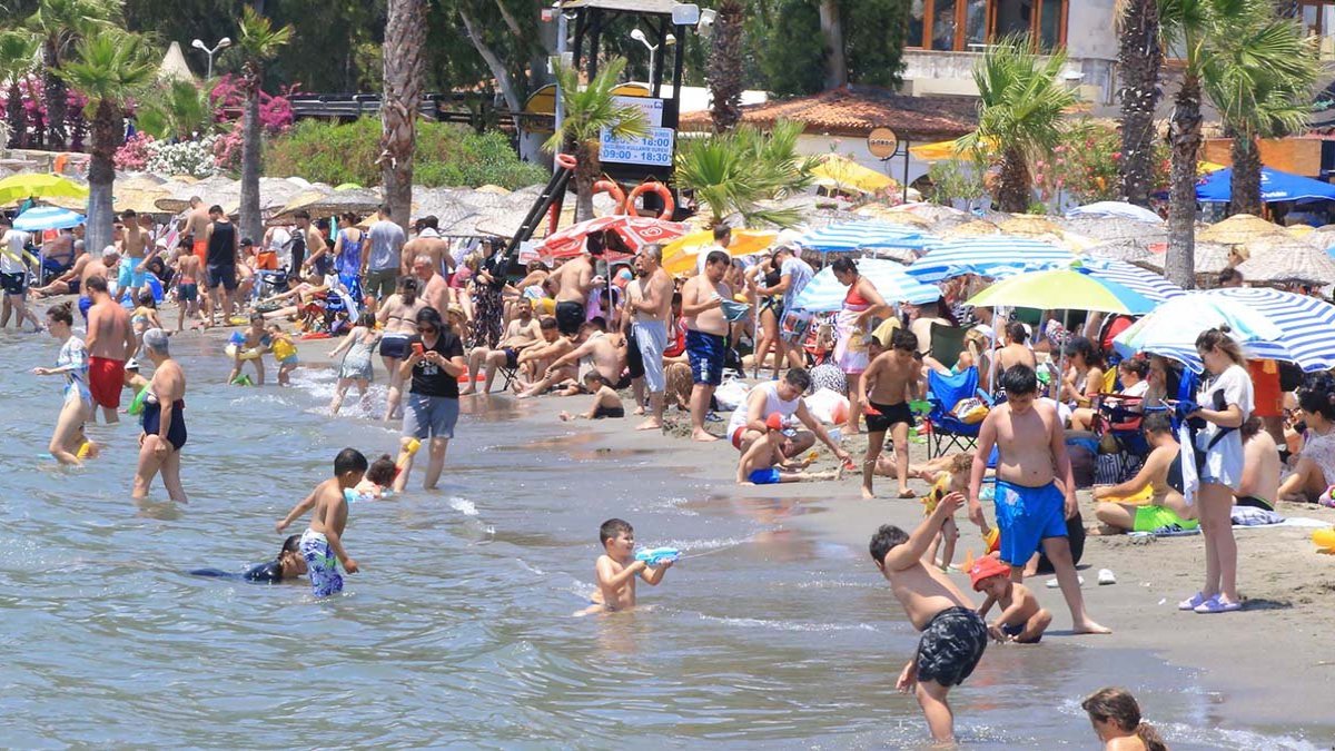 Akyaka, Bodrum, Marmaris, Fethiye ve Ortaca tatilcilerin akınına uğradı ...