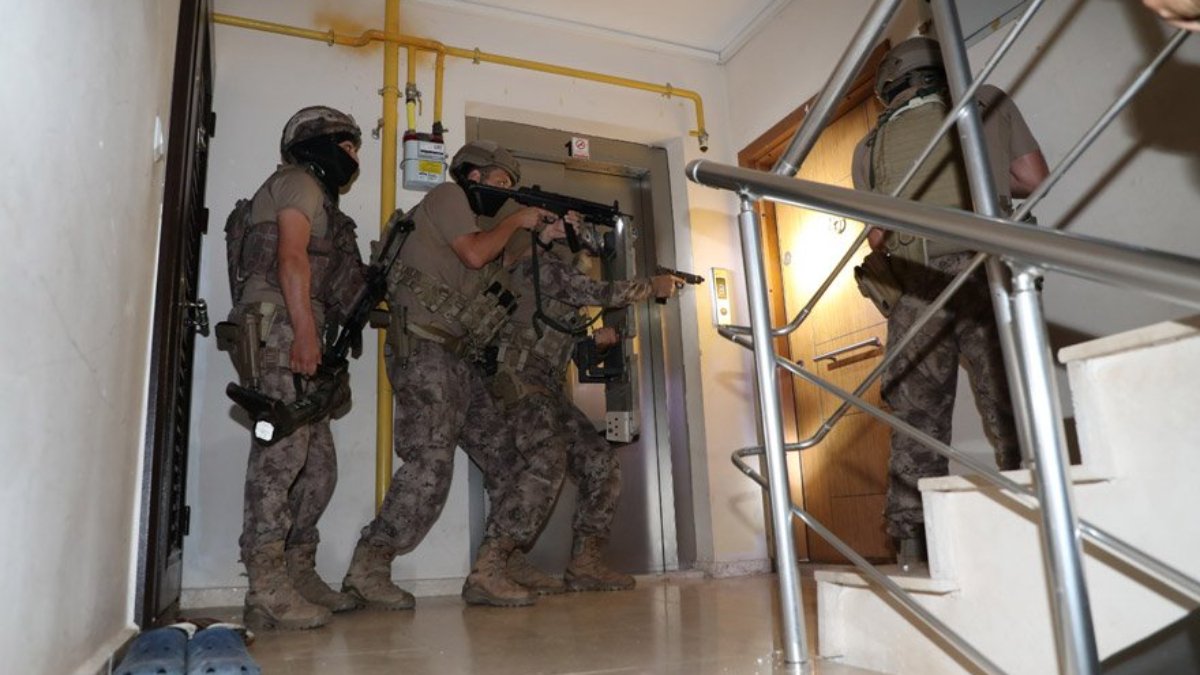 Mersin'de PKK baskını: 14 gözaltı - Sözcü