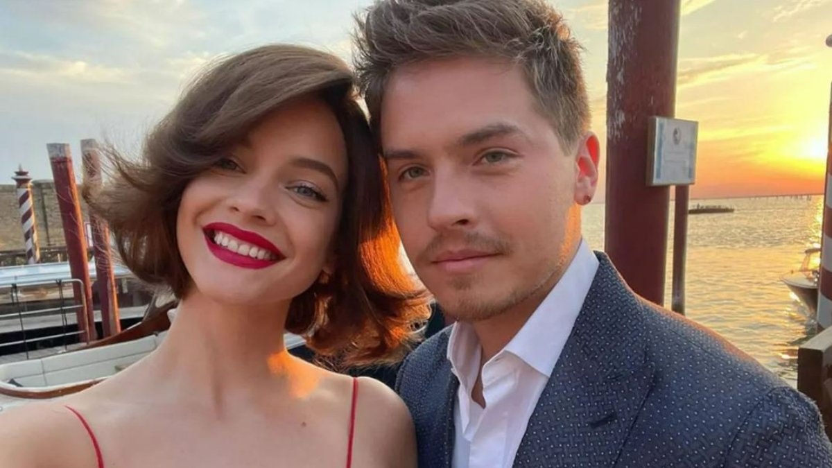 Ünlü çiftten mutlu haber: Barbara Palvin ve Dylan Sprouse evlendi