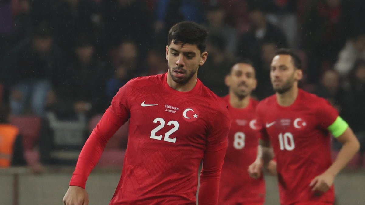 Cenk Özkacar, Valencia'nın vazgeçilmezi olmak istiyor