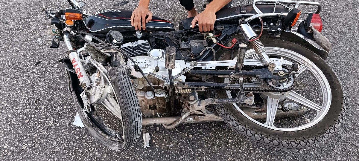 Beton bariyerlere çarpan motosikletli öldü - Sözcü Beton bariyerlere çarpan motosikletli öldü - Sözcü