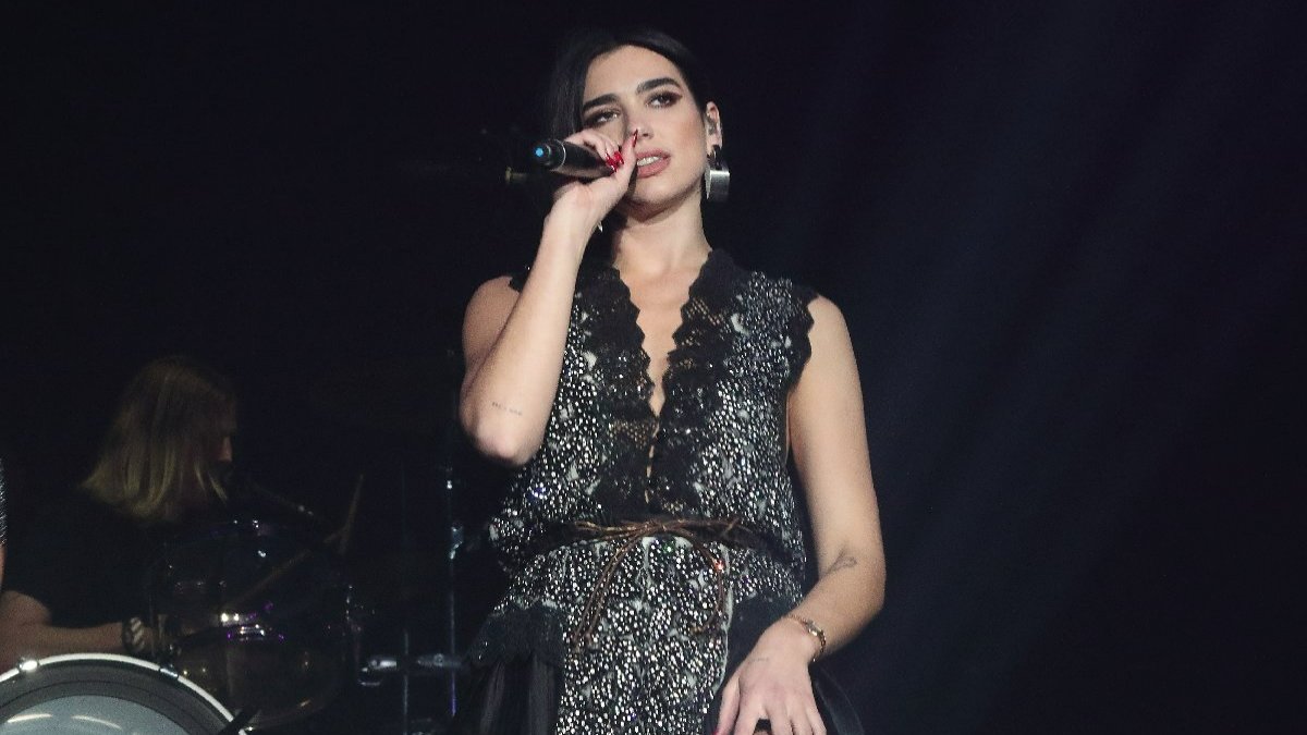 Dua Lipa'nın "karides" paylaşımı hayranlarının tepkisiyle karşılaştı ...